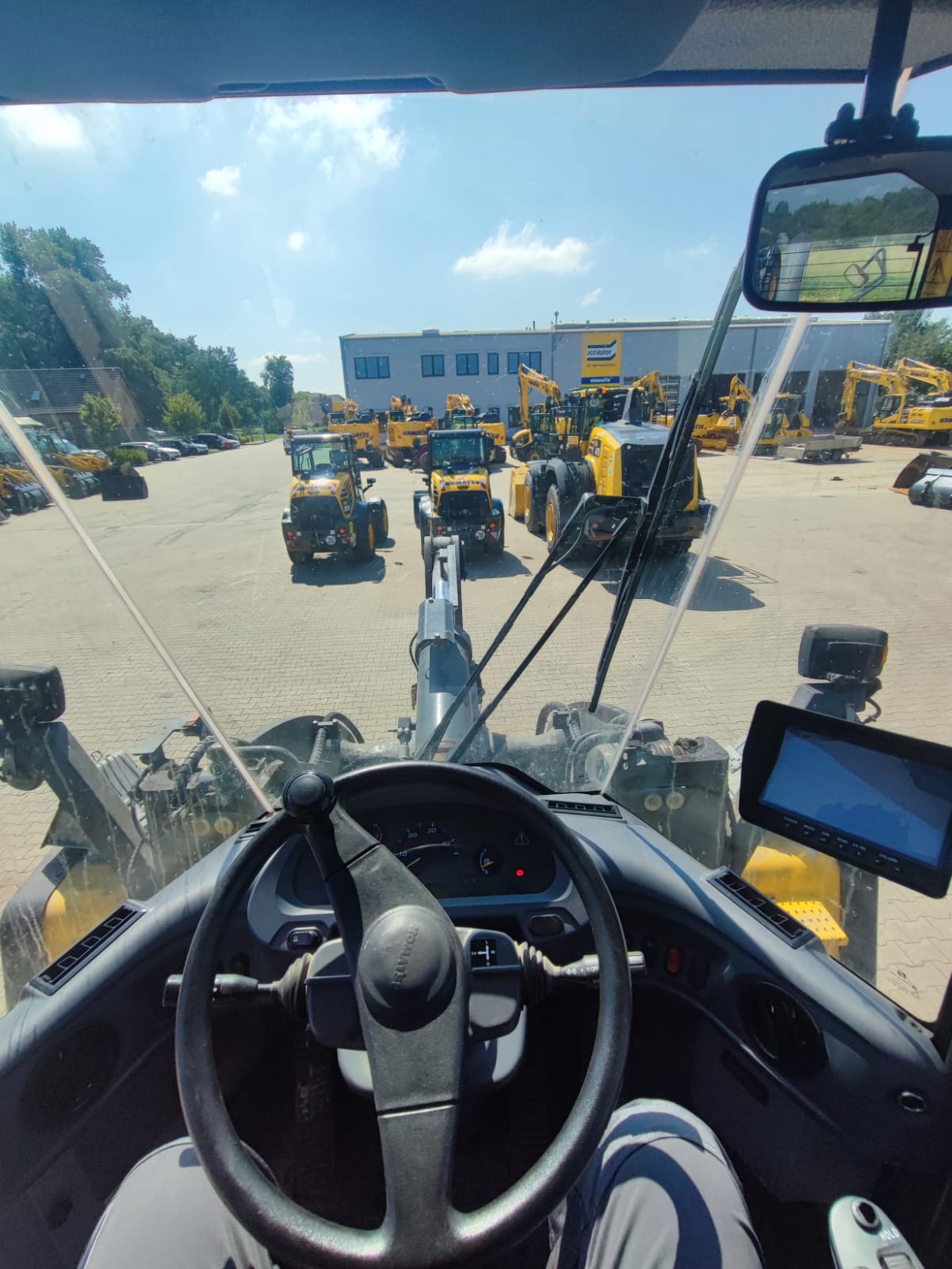 KOMATSU WA 320 PZ-6 von Schlüter Baumaschinen