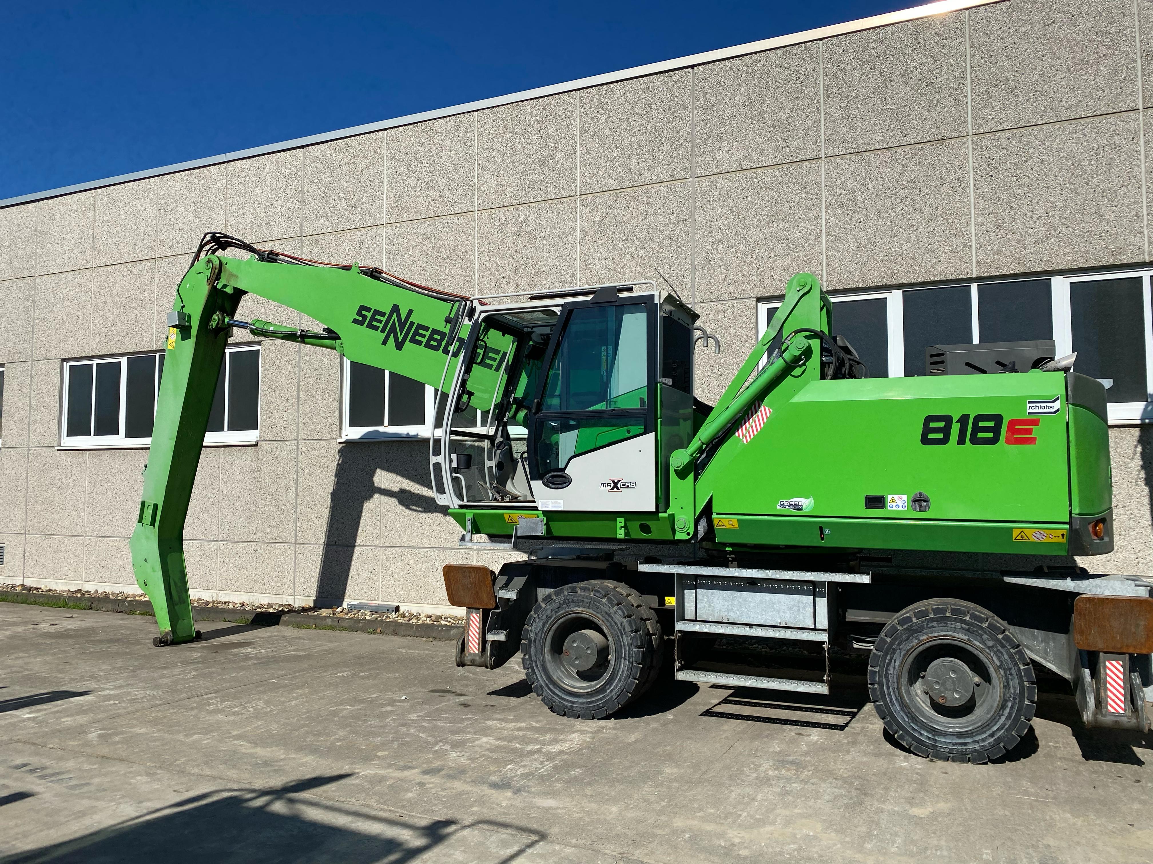 SENNEBOGEN 818 M von Schlüter Baumaschinen