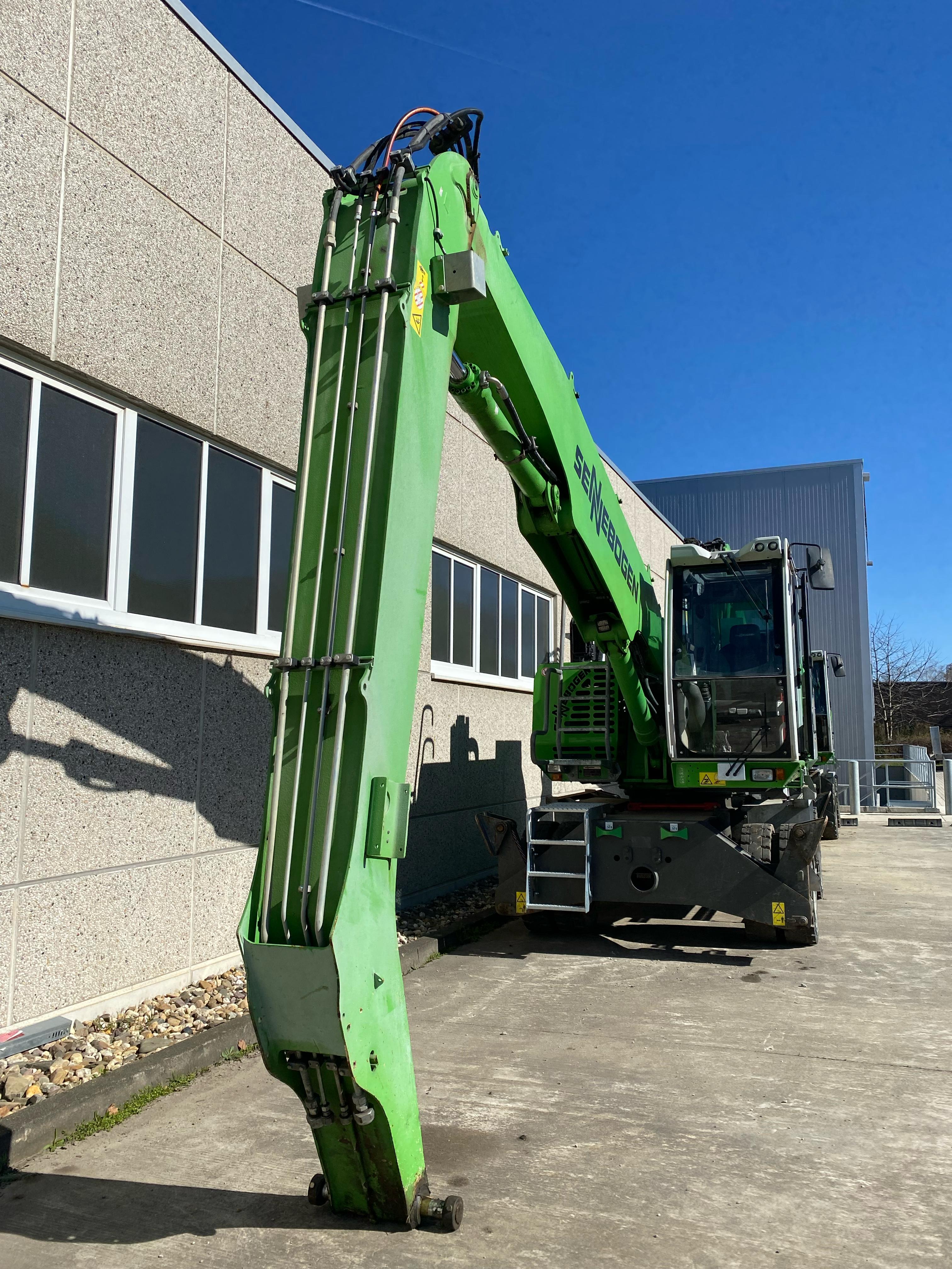 SENNEBOGEN 818 M von Schlüter Baumaschinen