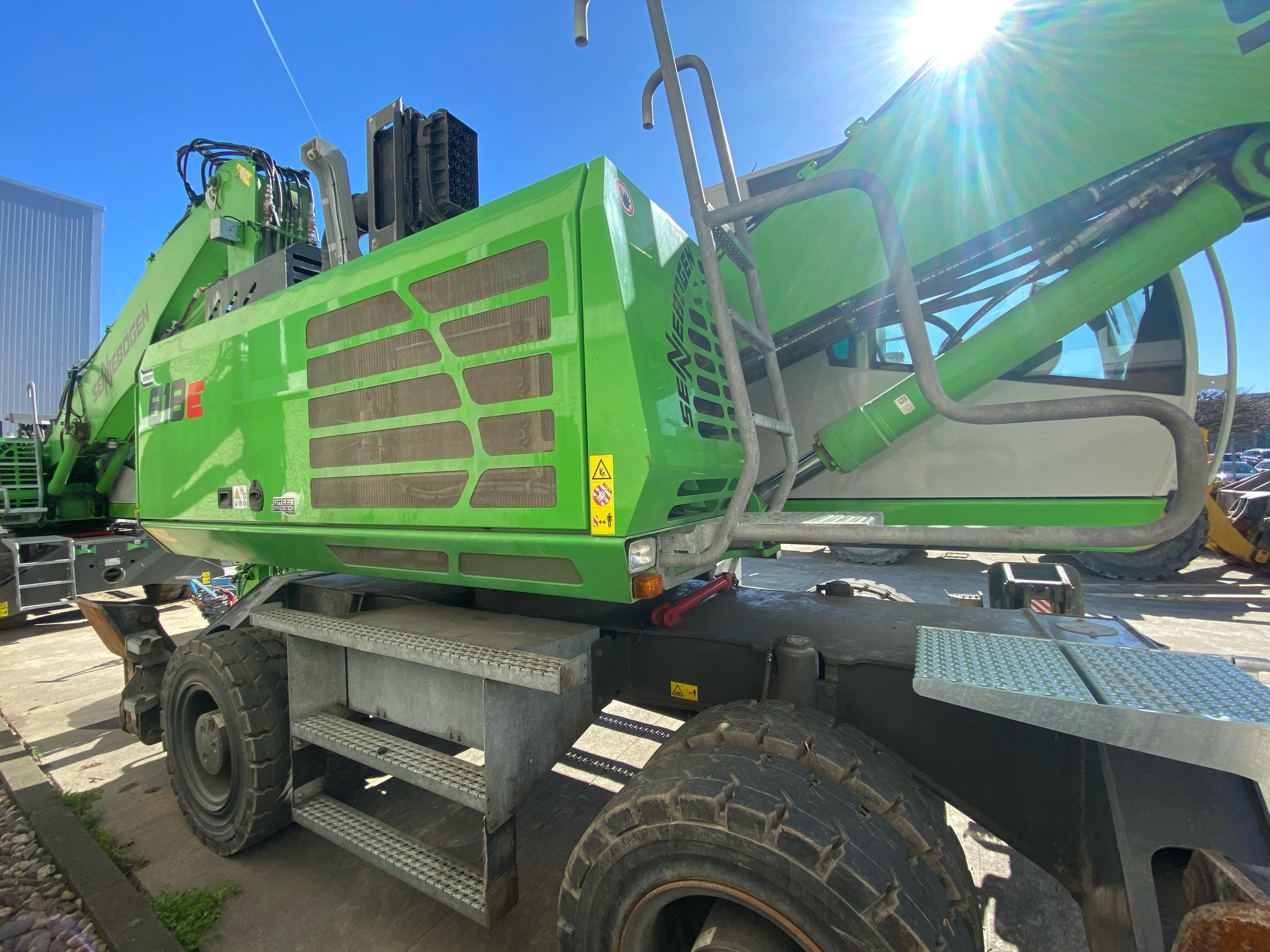 SENNEBOGEN 818 M von Schlüter Baumaschinen