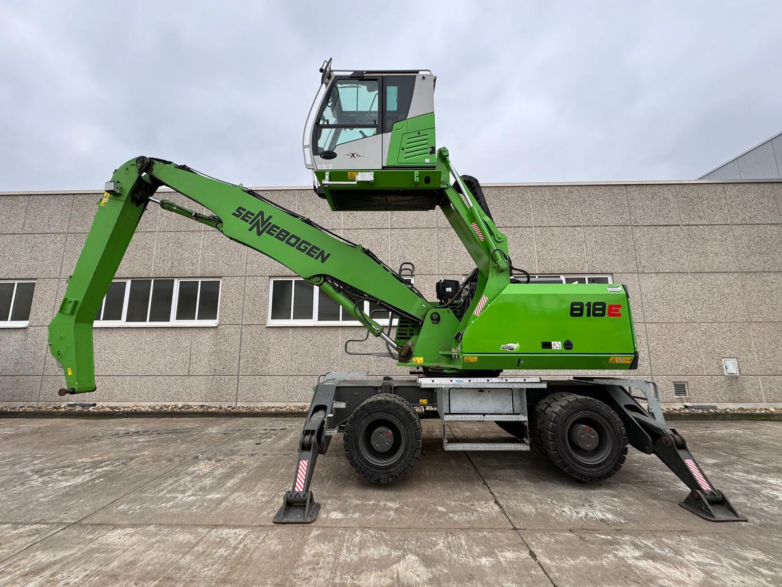 SENNEBOGEN 818 M von Schlüter Baumaschinen