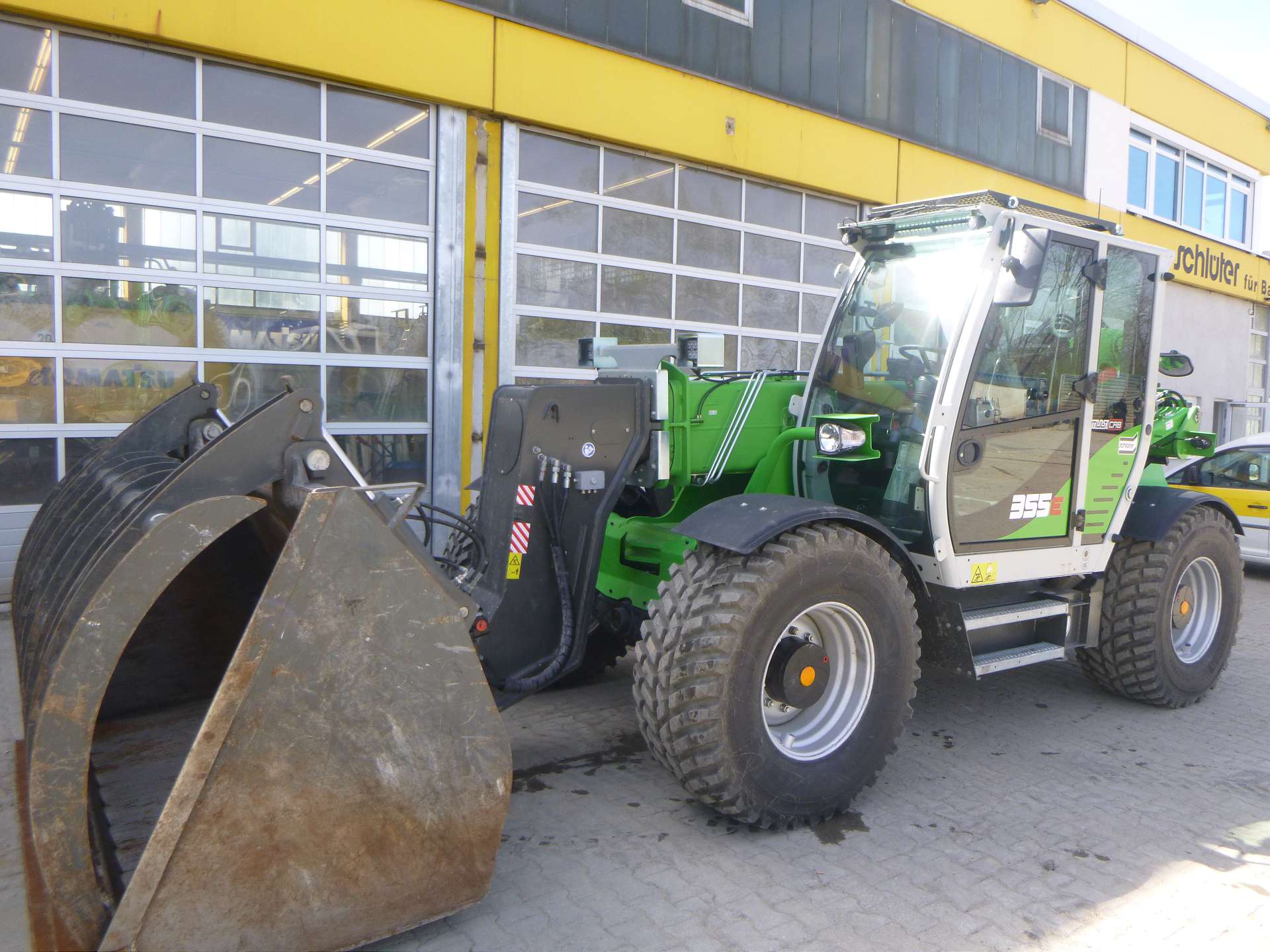 SENNEBOGEN 355 MH von Schlüter Baumaschinen