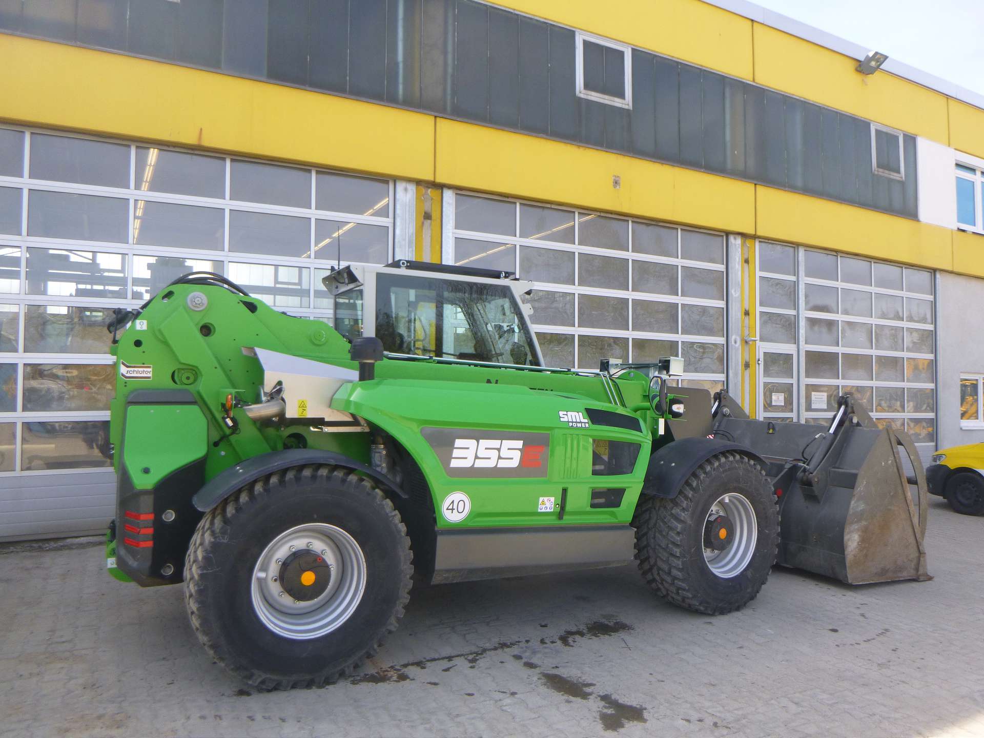 SENNEBOGEN 355 MH von Schlüter Baumaschinen