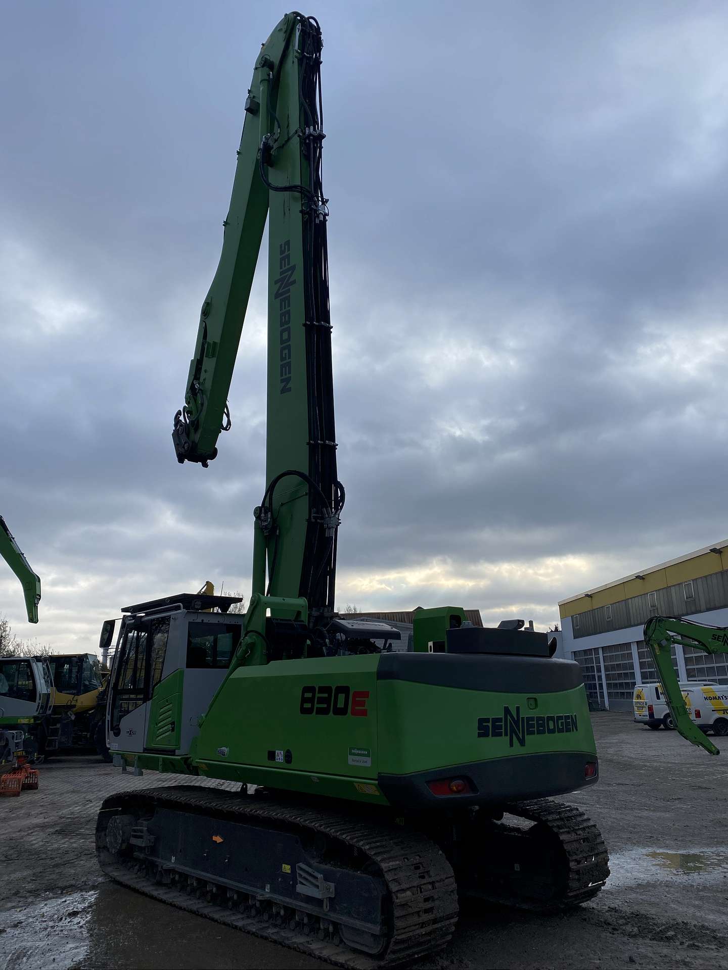 SENNEBOGEN 830 R-HDD von Schlüter Baumaschinen