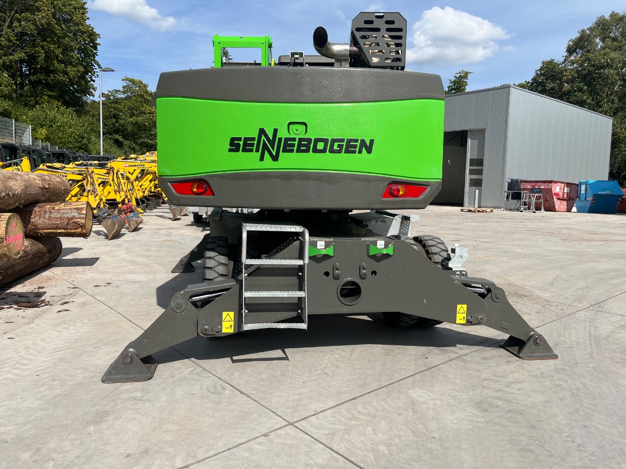 SENNEBOGEN 818M von Schlüter Baumaschinen