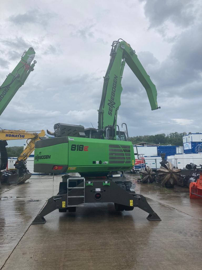 SENNEBOGEN 818 M von Schlüter Baumaschinen