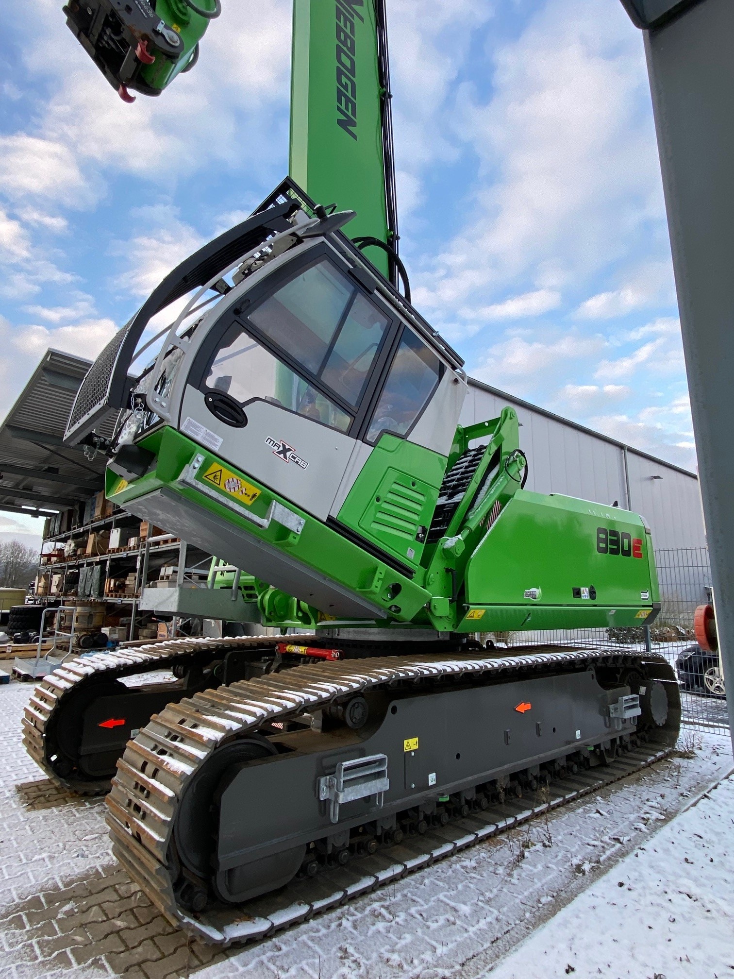 SENNEBOGEN 830 R-HDD von Schlüter Baumaschinen