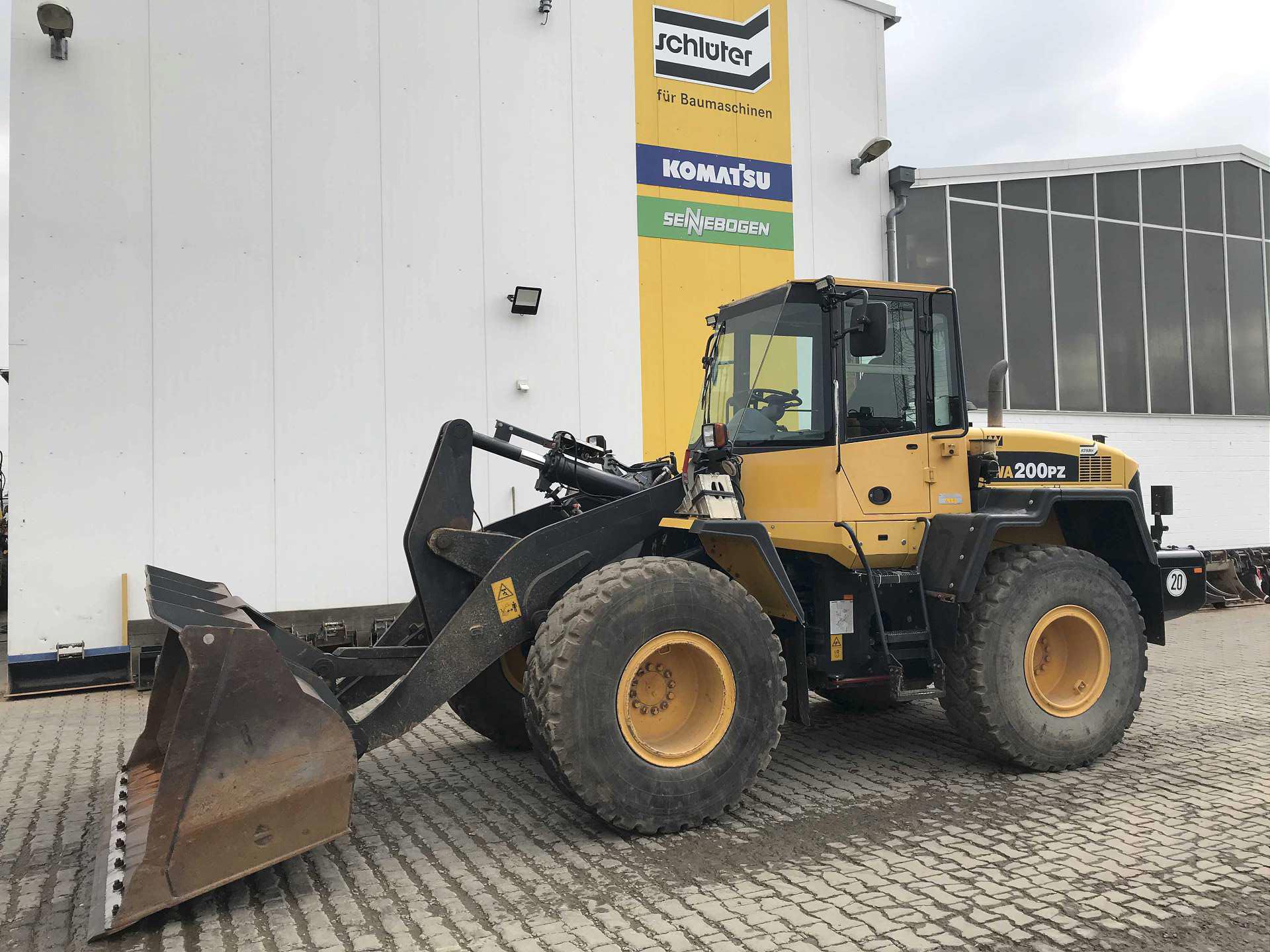 KOMATSU WA 200 PZ-6 von Schlüter Baumaschinen