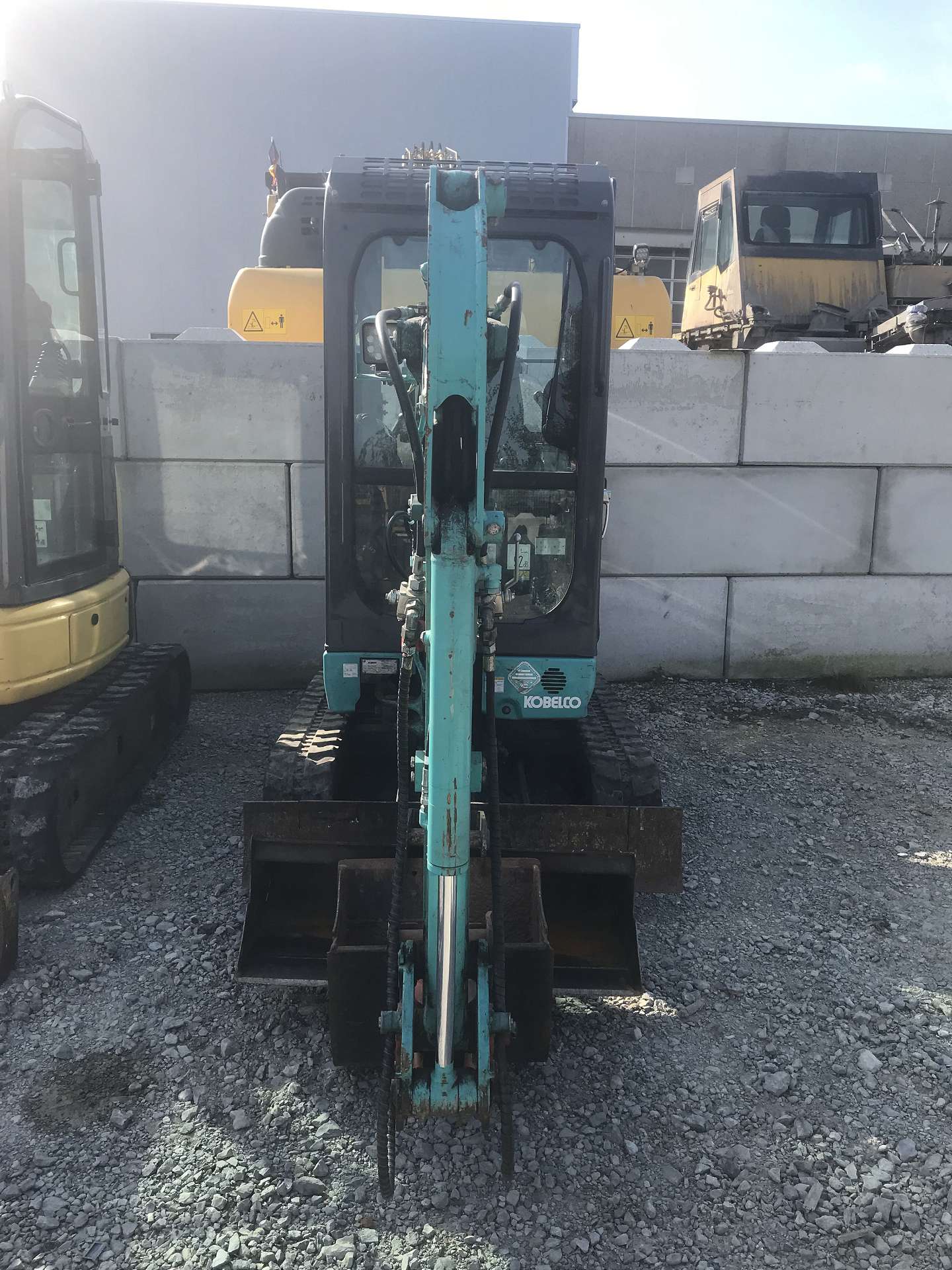 KOBELCO SK 17 SR-3 von Schlüter Baumaschinen