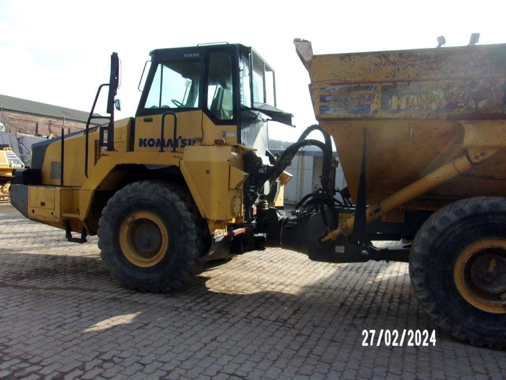 KOMATSU HM 300-2 von Schlüter Baumaschinen