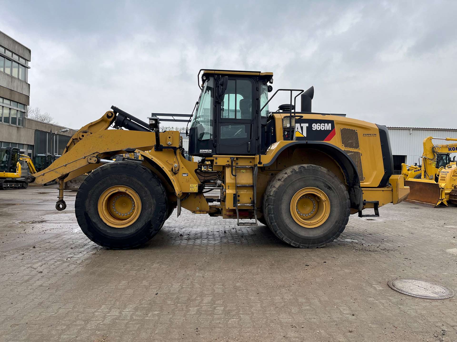 CATERPILLAR 966 M von Schlüter Baumaschinen