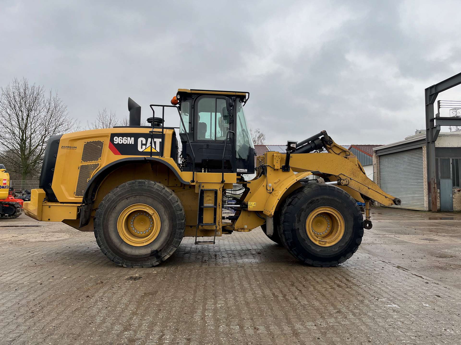 CATERPILLAR 966 M von Schlüter Baumaschinen